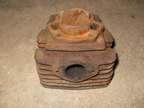 Batavus Moped Laura M48 Engine - Cylinder – Rust Belt Cycle Parts